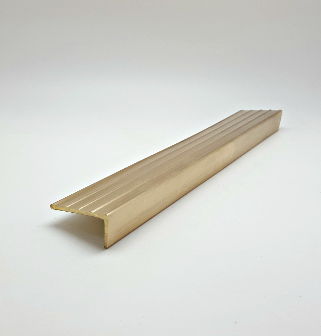 BRASS STAIR NOSING L-113 | Luzon Foundry Inc.
